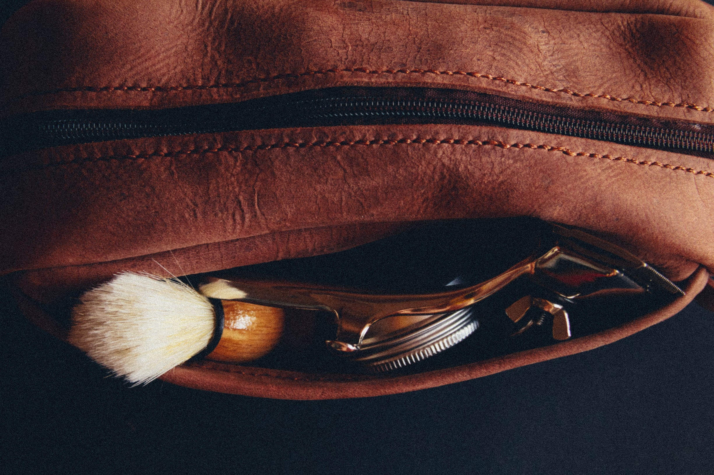 What is a Dopp Kit and How is it Different From a Toiletry Bag ...